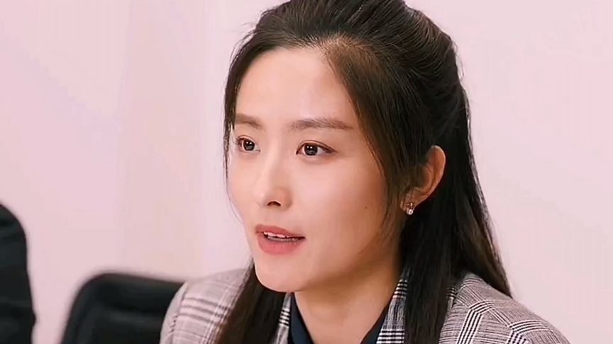 女孩脱稿发言被老板看中,下秒直接升职为总经理#短剧 #婚姻家庭