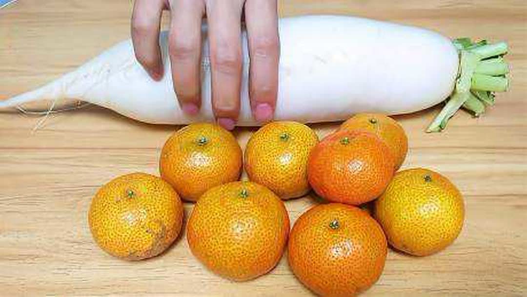 吃完的橘子皮别扔,加萝卜用水一煮,原来作用这么大,太实用了