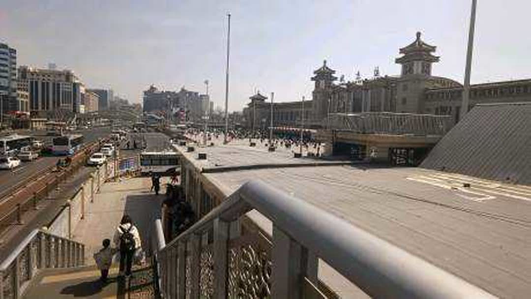 北京火车站,客流量很大