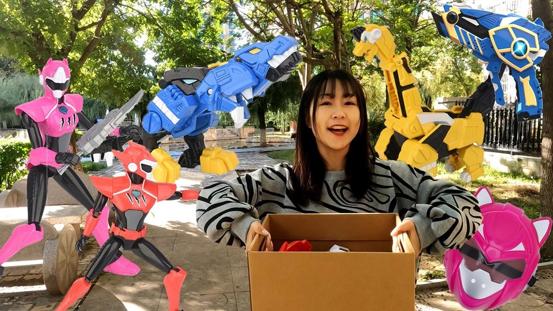 户外公园寻找安迪姐姐丢失的,迷你特工队面具人偶变形蛋玩具