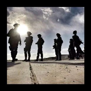 你笑起来就像空气 