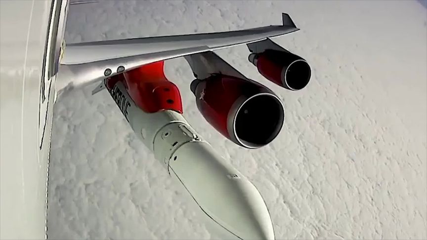 美国成功从改装客机上发射运载火箭,将7颗卫星送入太空