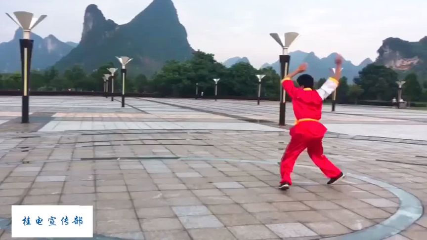 桂电欢迎您/桂电小哥哥们文能焊电路板,武会耍大刀