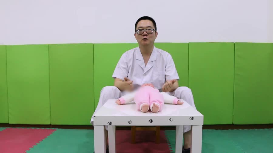 小儿推拿常用手法-开天门 推坎宫