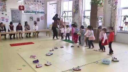 小班社会活动《小脚的朋友》-幼教优质课(2021)