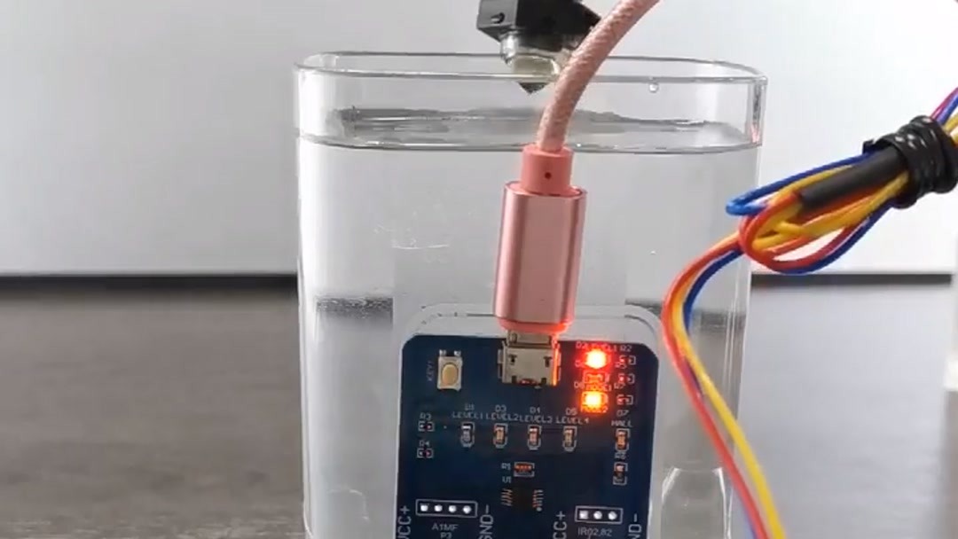 光电液位传感器的正负1mm精度、响应速度小于1秒的展示