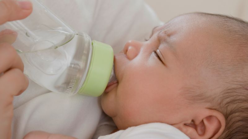 3个月宝宝喝蜂蜜水后中毒!这几种错误的做法坚决不能做!