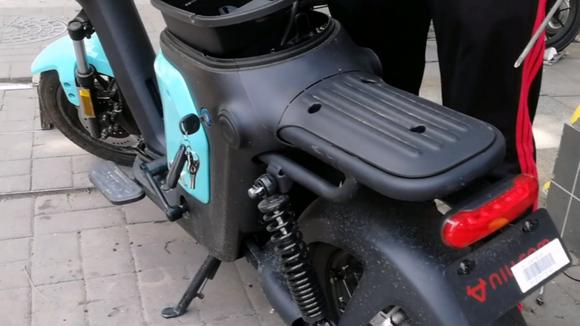 分享小牛电动车US解速方法,出厂限速25km,破解后可达36km/h