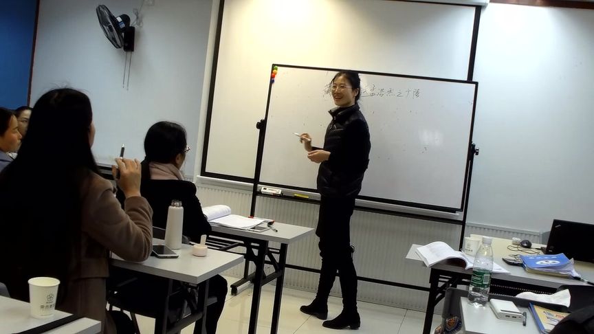 教师资格面试模拟现场-这是我教的最悠哉的考生了