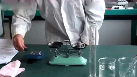 中考物理实验操作试题-用天平和量筒测量固体的密度
