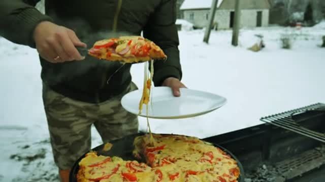 教你用平底锅做披萨,十分钟搞定,香喷喷好诱人!