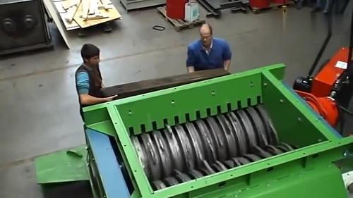 木厂大型粉碎机,粉碎木头分分钟搞定!