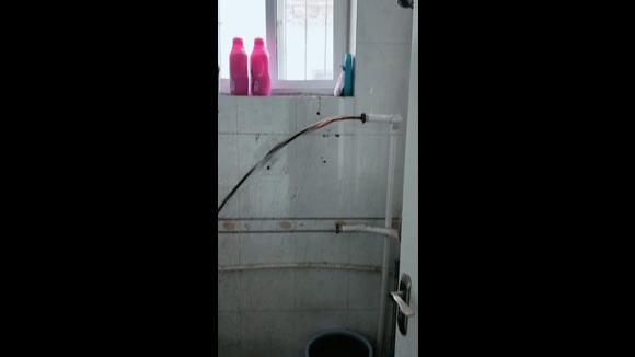 你家的暖气里有这么脏的水吗?