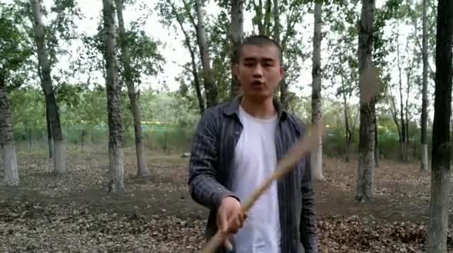 孙悟空玩耍的金箍棒技巧终于被小伙揭开了, 5分钟你也能学会