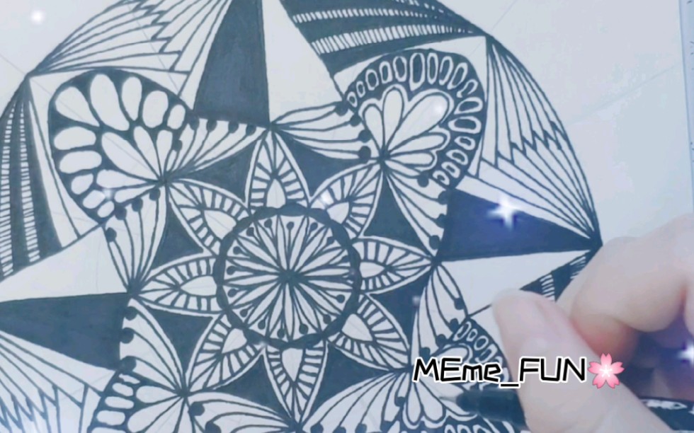 【手绘】简单易画的黑白线描禅绕画,今天这幅感觉一般