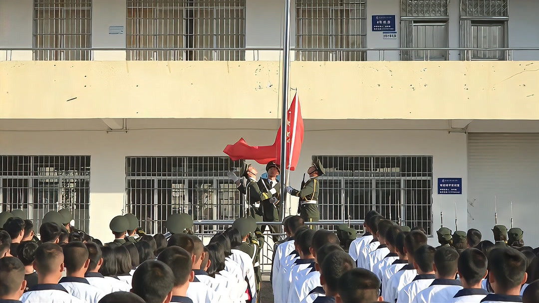 中学生爱国升旗仪式