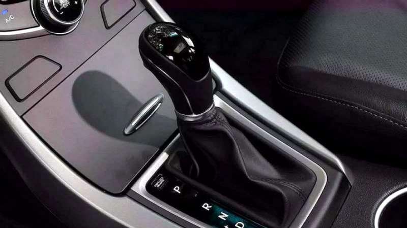 老司机教你正确的自动挡停放起步方法,新手别再被伪理论忽悠了