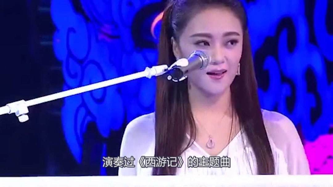 真是神还原!玖月奇迹王小玮双排键模仿《左手指月》,太逼真了