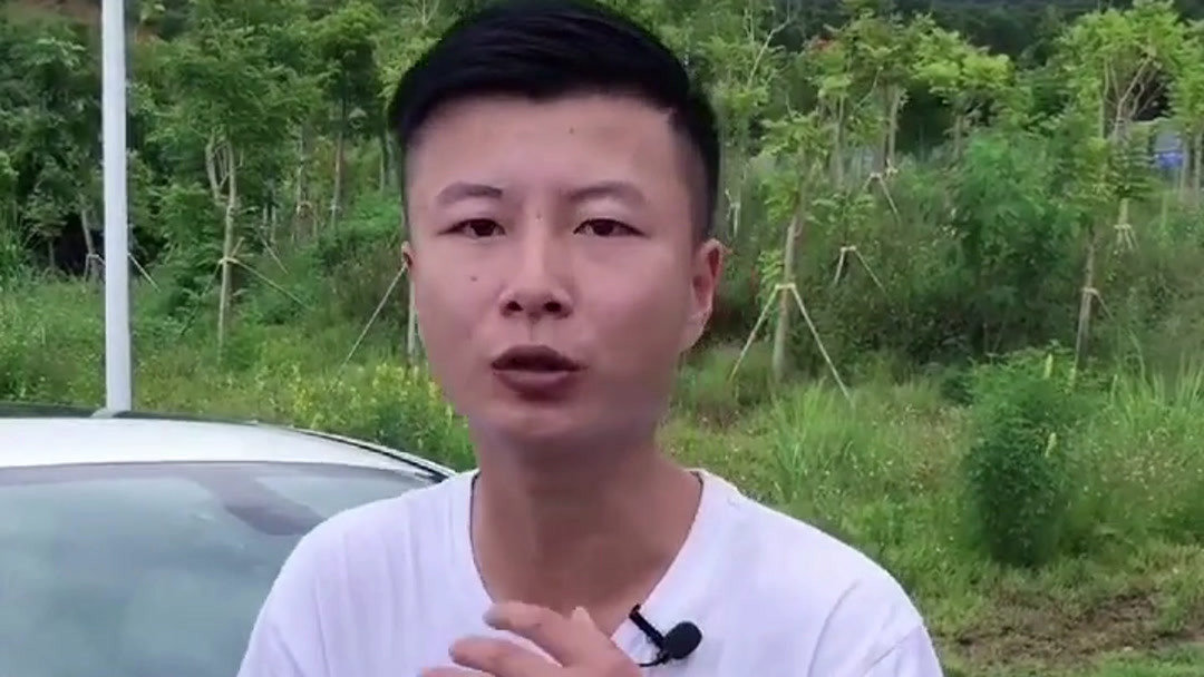 自动挡汽车如果行驶中挂入倒挡会怎样?实测80公里挂入倒挡,看下结果...