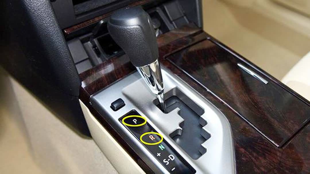 自动挡车换挡一定要踩刹车吗?2分钟彻底搞清楚,搞错变速箱报废