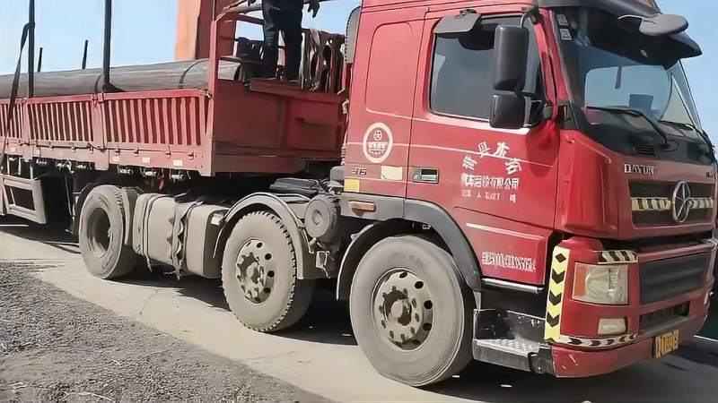 钢支撑焊接钢管厂家装车