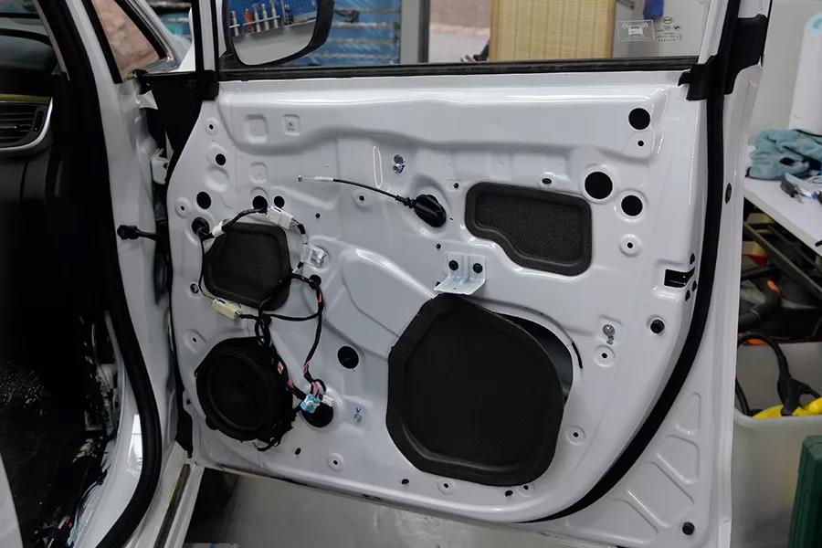 比亚迪宋MAX内饰拆解,看看这辆车甲醛如何