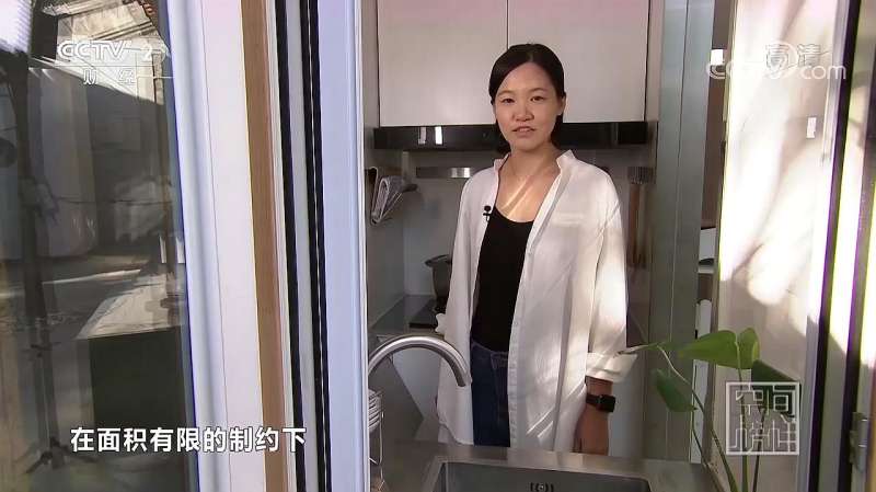 房屋改造,将老式木结构房改革创新,新加入的移动式厕所很亮眼!