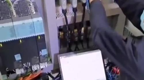 电工还是要懂PLC技术,要不设备坏了,就麻烦了!