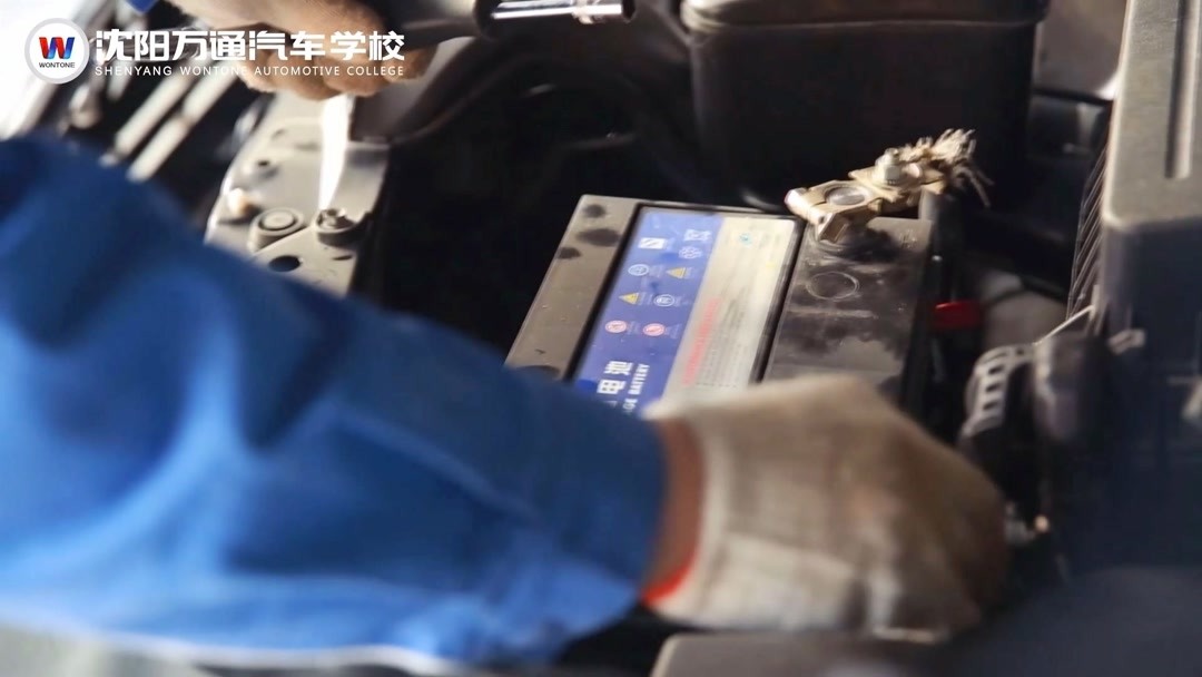 沈阳万通蓄电池安装实训课