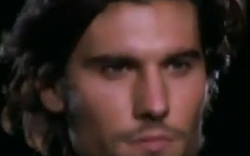 ...意大利著名奢侈品牌《VERSACE》(范思哲)主题男装!世界最帅男模...