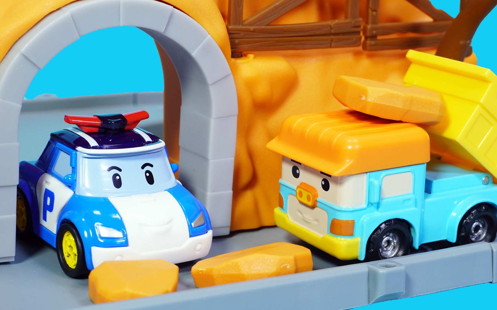 变形警车珀利的救援任务玩具