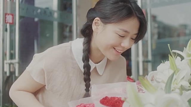 女孩写的信居然寄到了五年后,而且她还和未来的人谈起了恋爱