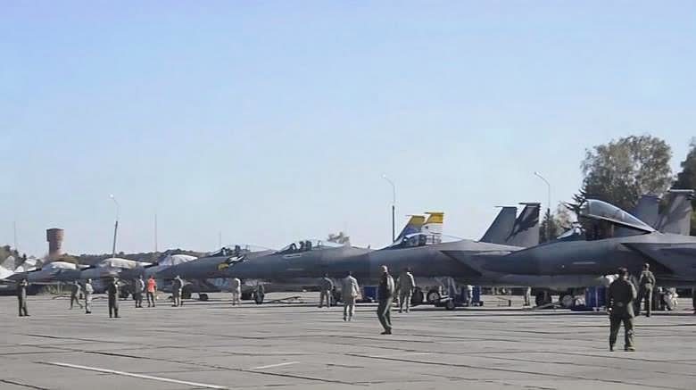 美国和俄罗斯叫板打硬仗了,军队作出历史性动作,或擦枪走火