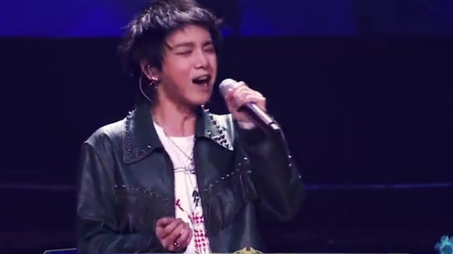 这才是教科书级别的歌手,华晨宇神级吟唱,听得我浑身发麻