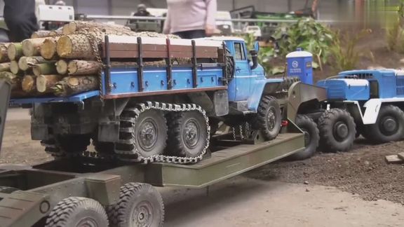 RC遥控军用卡车装甲车