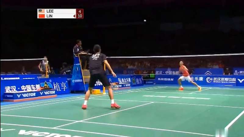 羽毛球还能这样玩?林丹VS李宗伟,这两个人打起来也太精彩了
