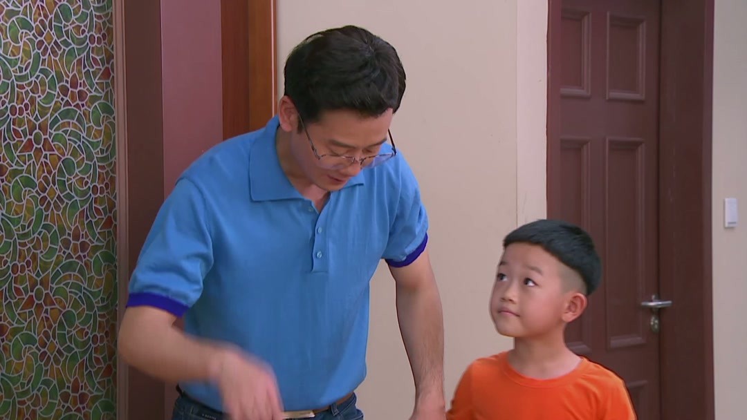 《新大头儿子和小头爸爸》小头爸爸亲自上阵教会大头两人三足诀窍