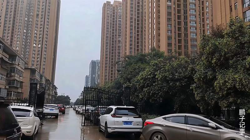 帮战友看西安地铁口小户型房子,一室一厅精装修!62万一套还可以
