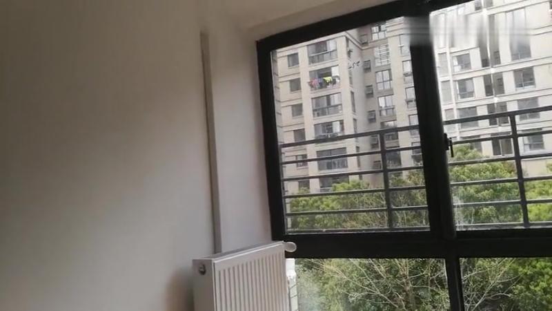 装修好的房子明装暖气片视频,从壁挂炉到暖气片的管道整体走向