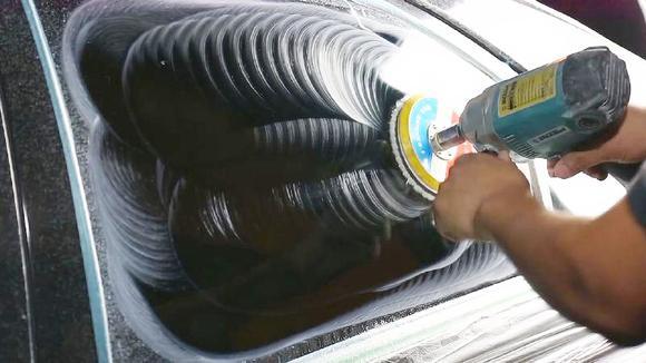 汽车玻璃划伤,快看是如何快速修复的,这种做法还是第一次见!