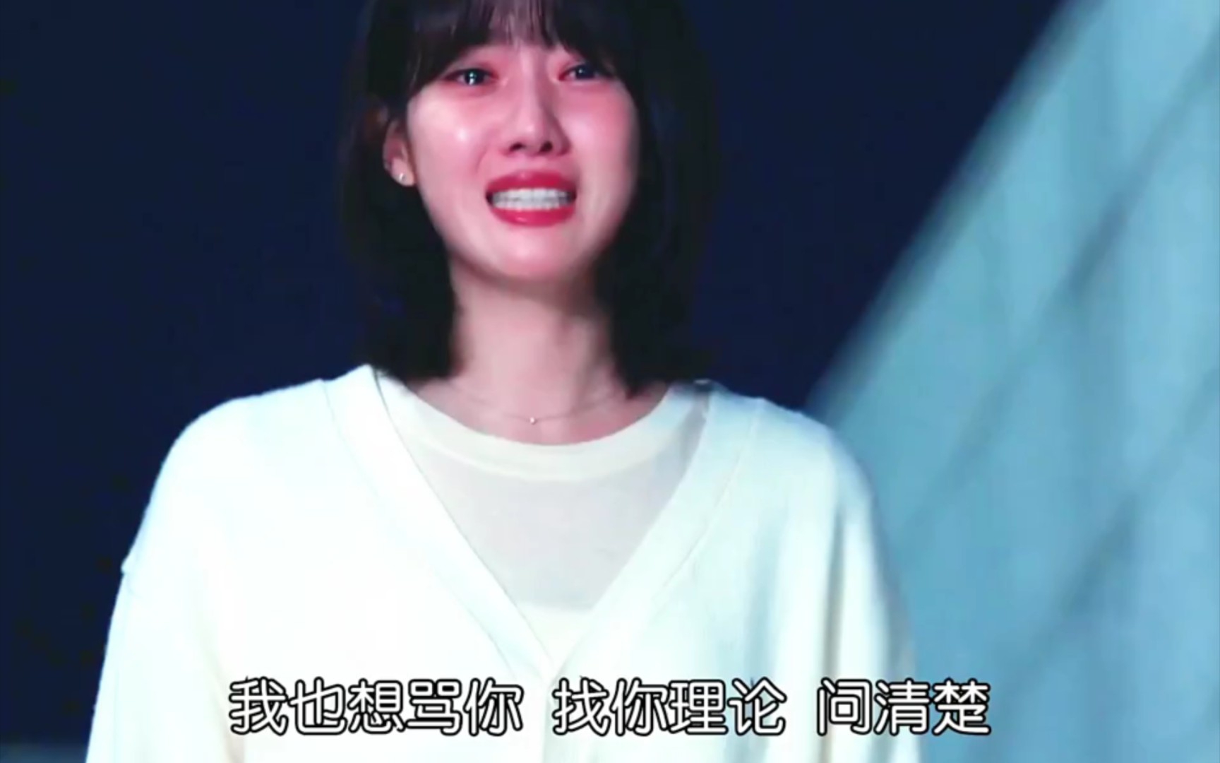 爽朗校园红人x学霸乖乖女 与你分享过的青春 不比恋爱少半分 "liveon "