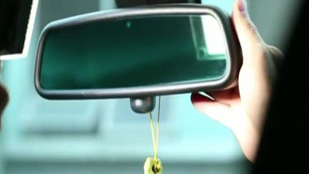 行车记录仪如何安装?汽车专家现场演示,进来看看