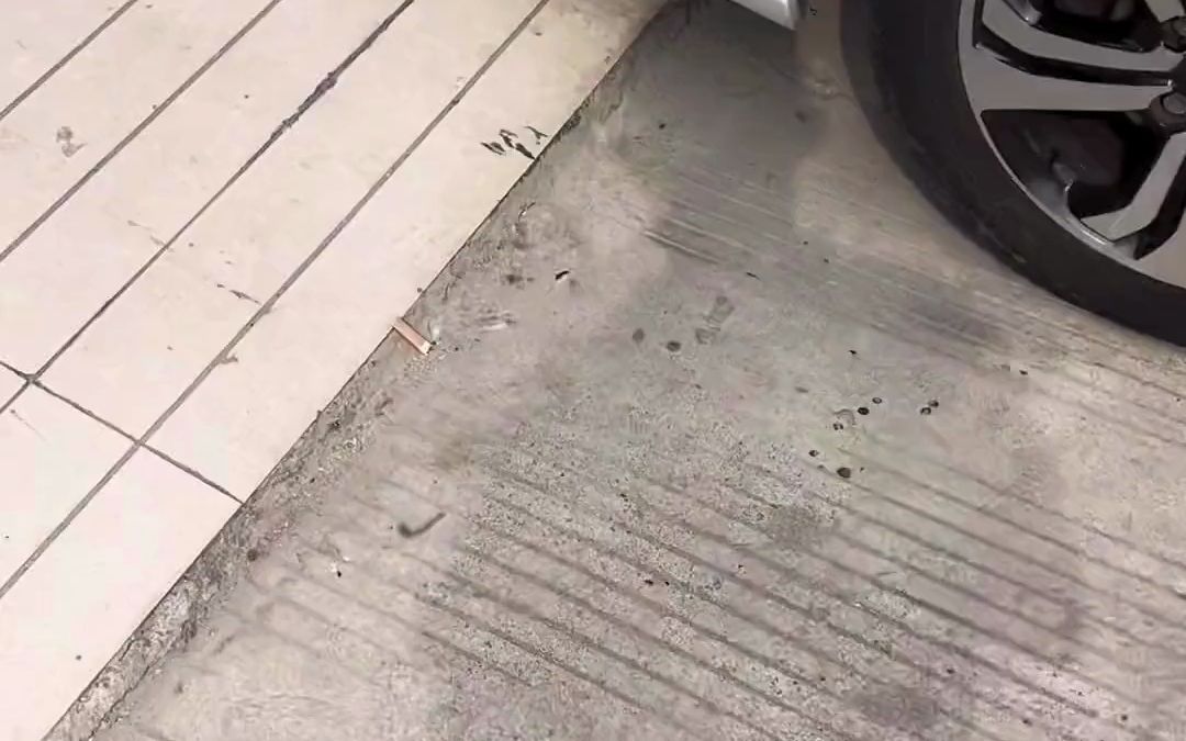 今天来个尖拐 美女修车组免费滴 #漆面修复 #柳州免喷漆凹陷无痕修复 ...