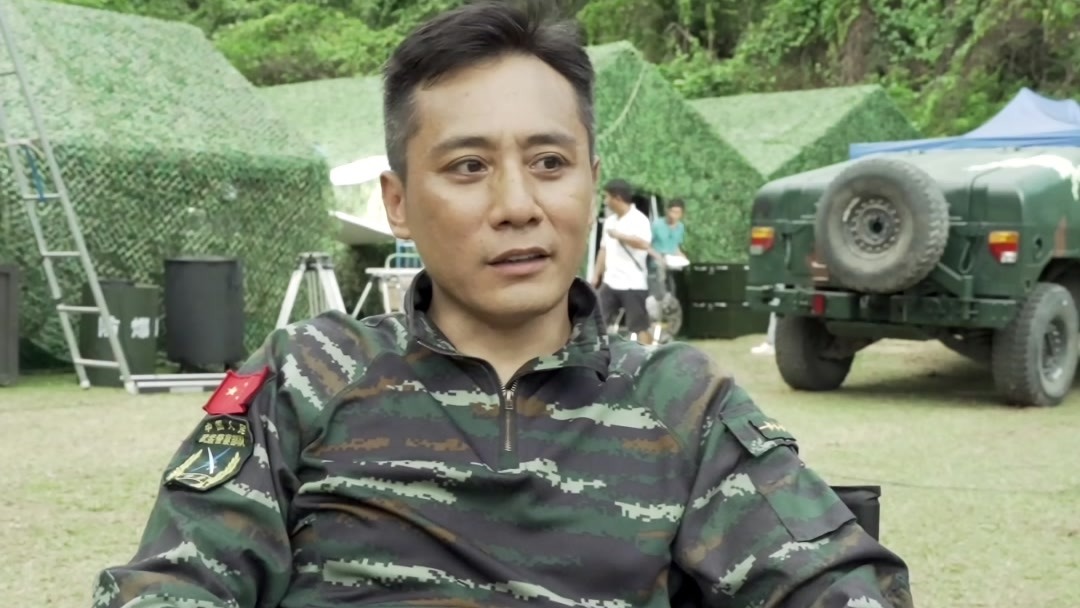 《排爆手》刘烨吊威亚终版