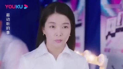 看女子竟能随意切换三种声音,男子瞬间看呆了,居然是个美女声优