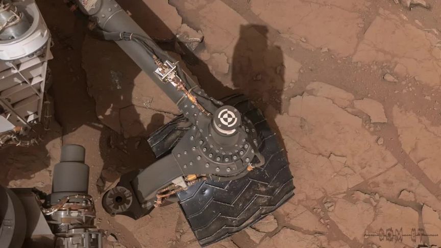 看到了吧?这就是火星表面!还有火星车呢#天文视频