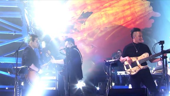 演唱:许巍 - 像风一样自由 - “此时此刻”巡回演唱会北京站