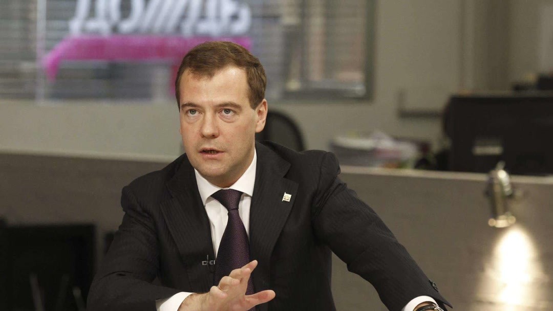 俄罗斯下届总统是谁?梅德韦杰夫回应轰动全球,俄民众彻底沸腾了