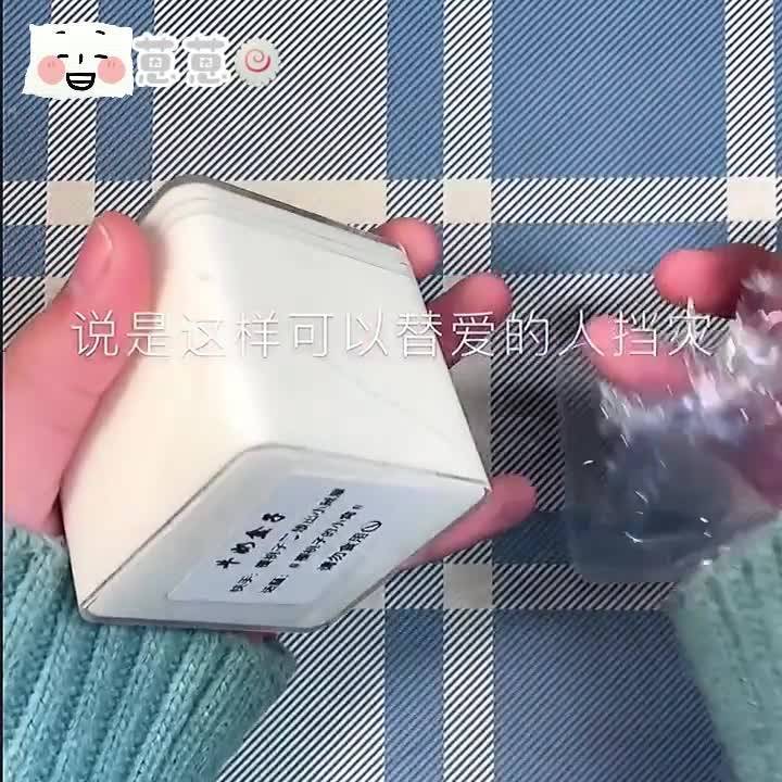 之前很流行用头发编皮筋