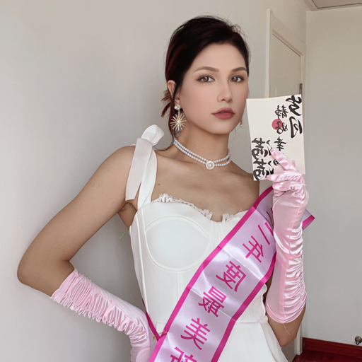 你们迷人的何老师 